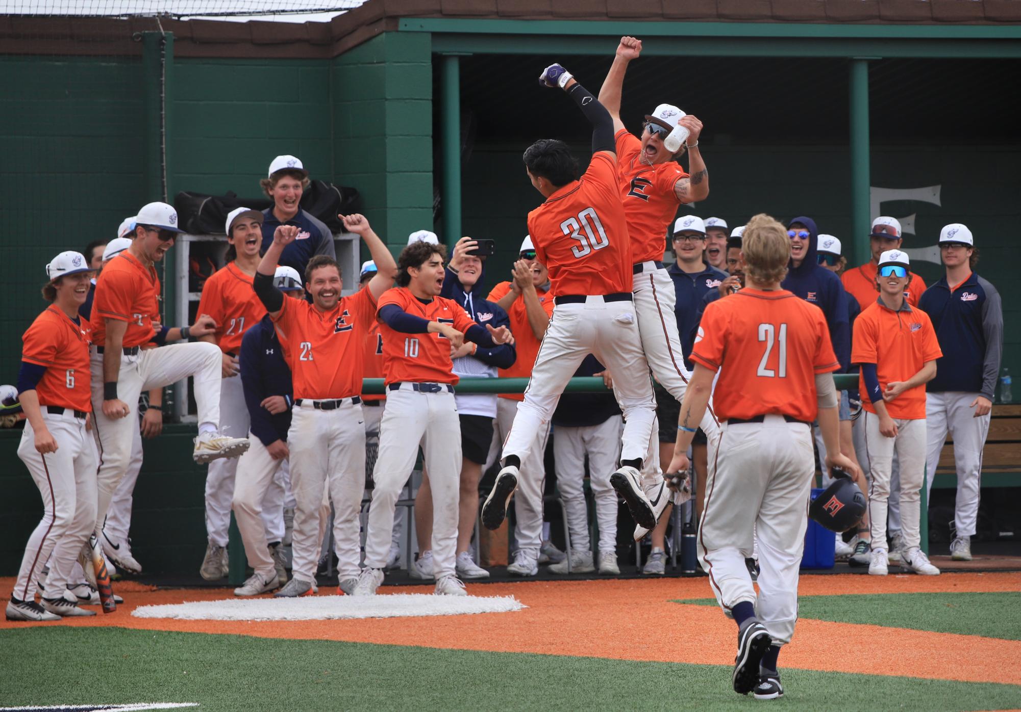 Eastfield goes 2-0 in doubleheader – The Et Cetera
